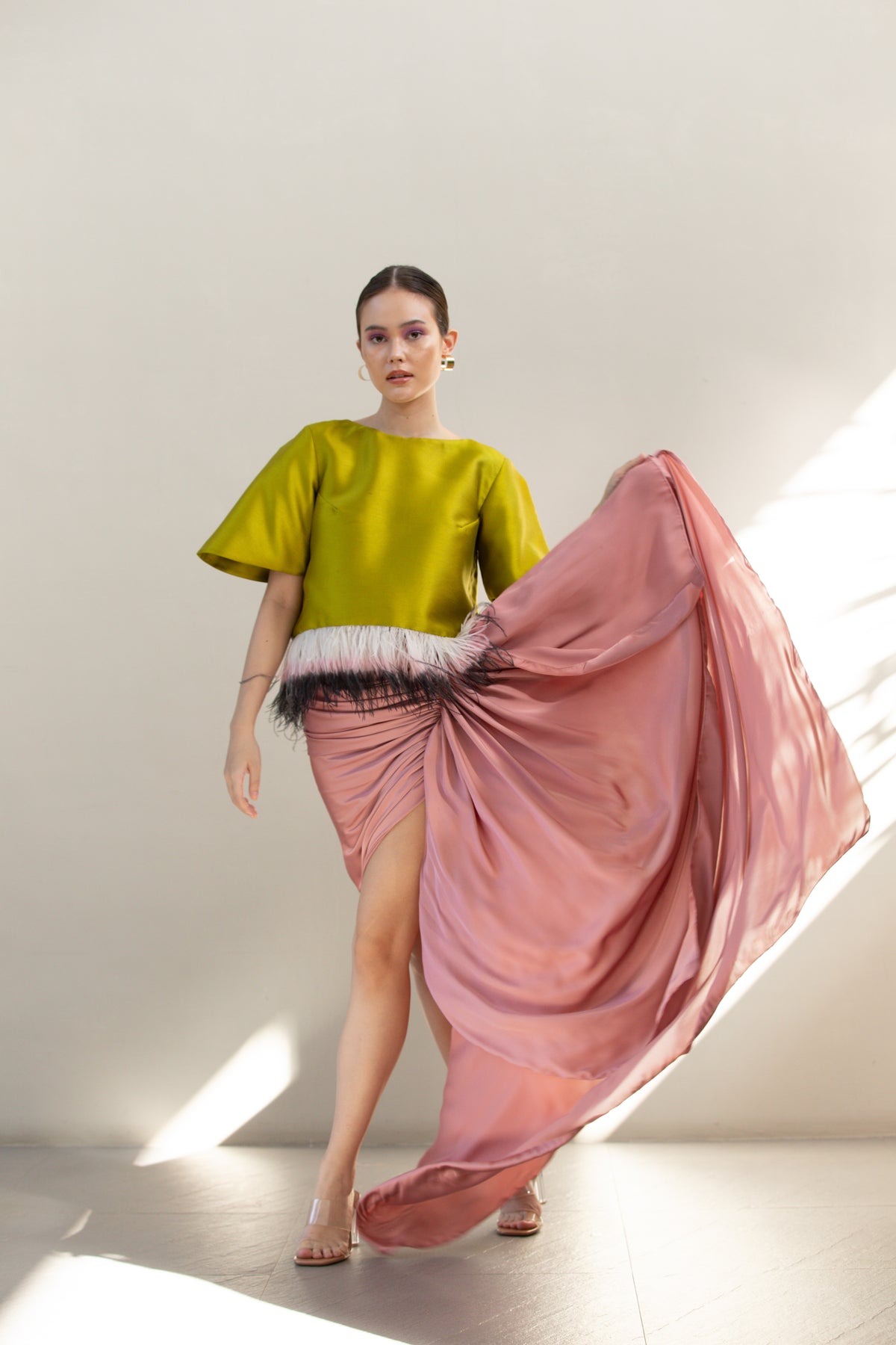 Green Feather Top – VESTIDO